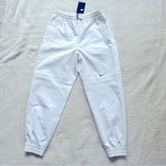 Nike | Pants & Jumpsuits | Nwt Nike Drawstring Cargo Pants With Silver ...